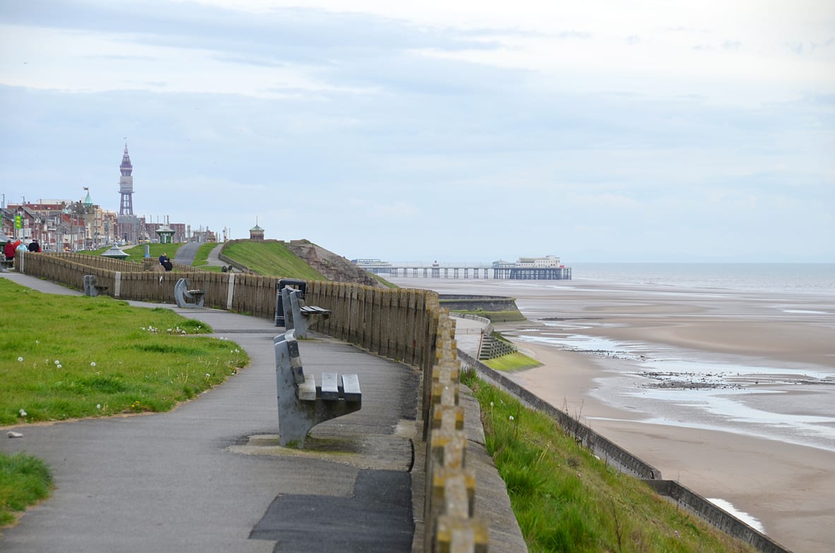 Blackpool North Shore from Bispham to North Pier - Live Blackpool