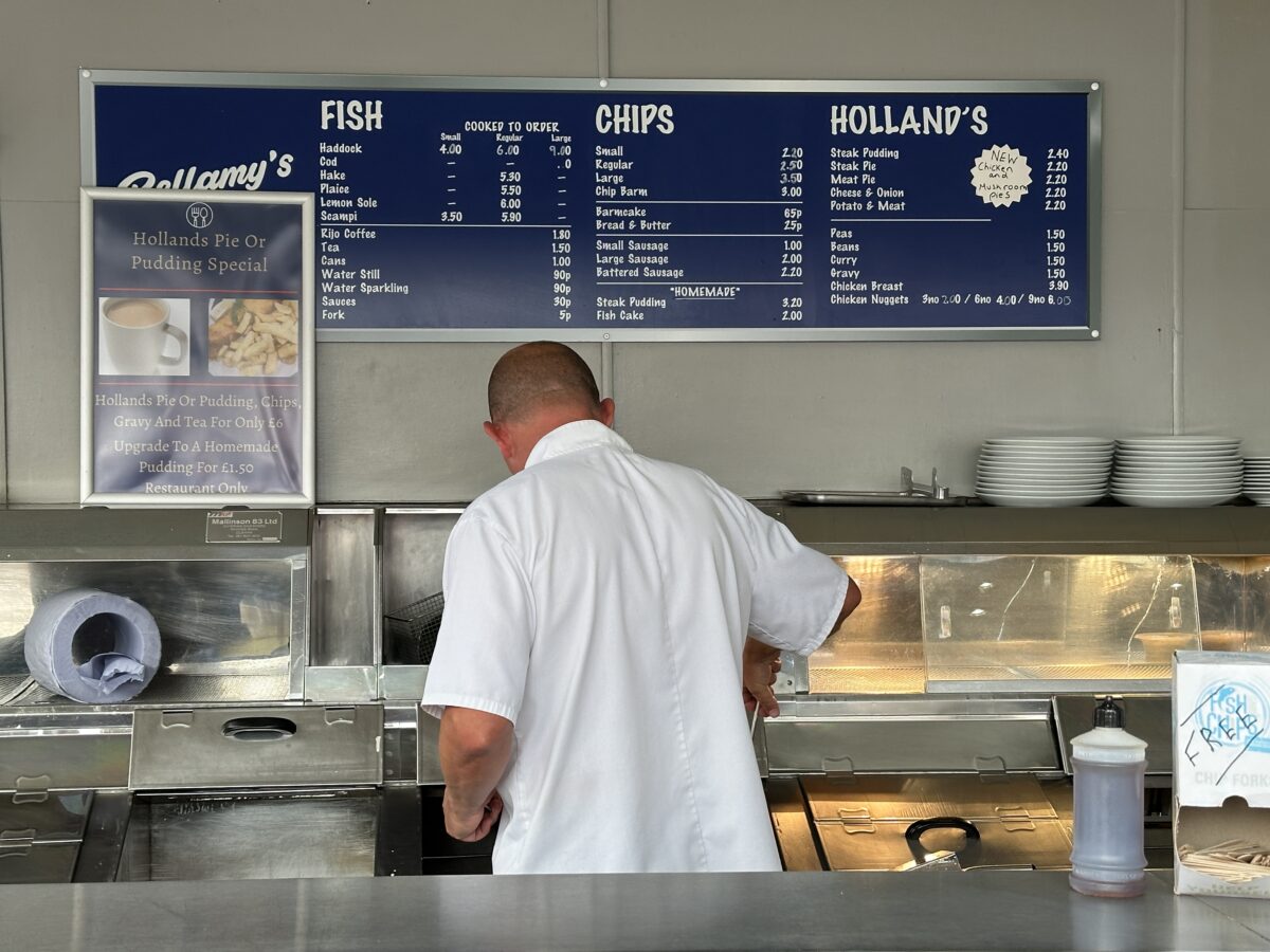Bellamy's Fish Bar aka Middle Chippy • Live Blackpool