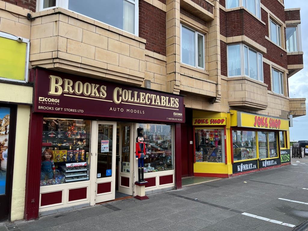 Toy Museum at Brooks Collectables • look inside with Live Blackpool